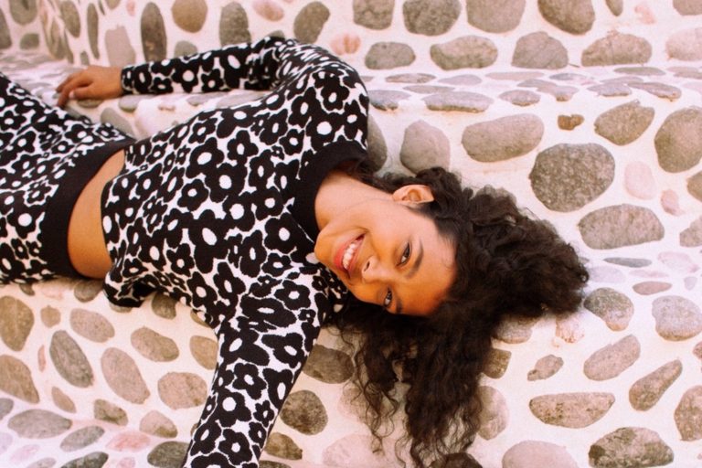 «Вдыхай весну Befree показал новую коллекцию одежды в стиле 60 х Горящая изба